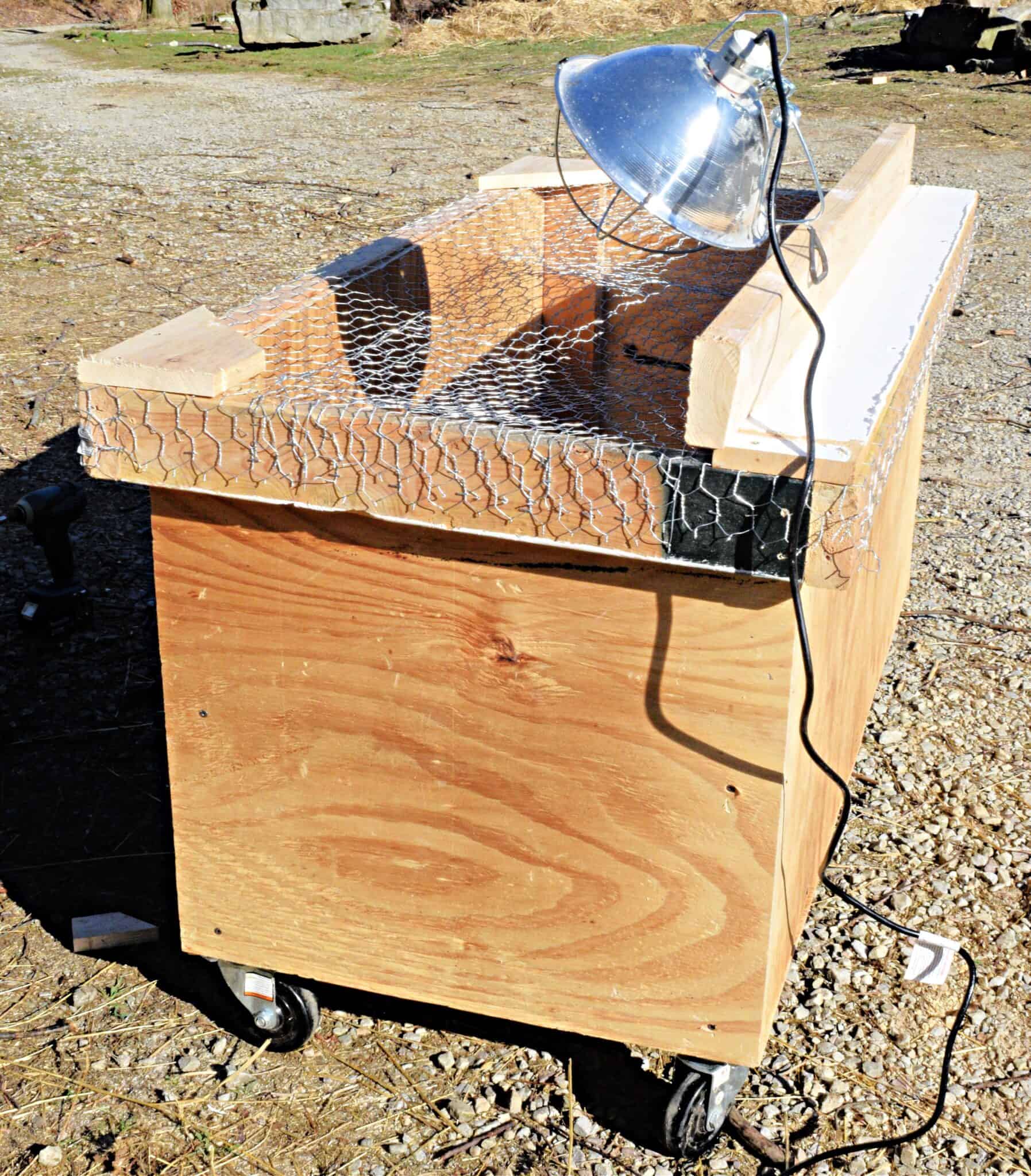How To Build A DIY Poultry Brooder Box For Chicks - Idie's Farm
