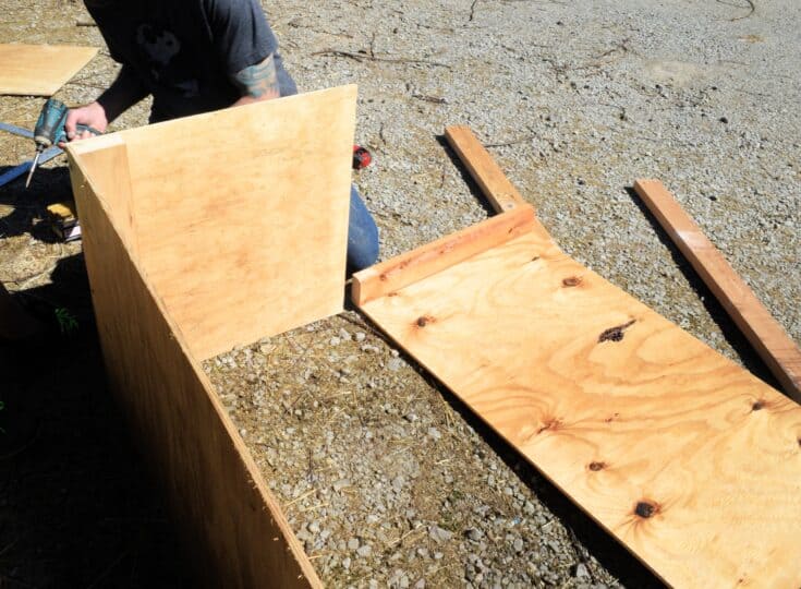 How To Build A DIY Poultry Brooder Box For Chicks - Idie's Farm