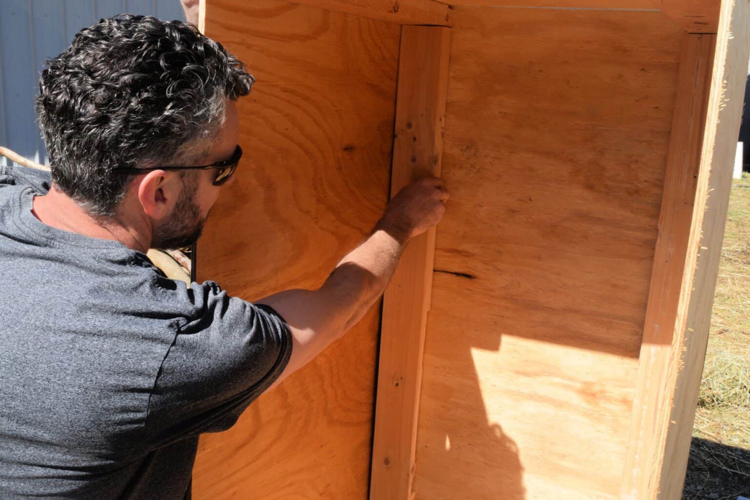 How To Build A DIY Poultry Brooder Box For Chicks - Idie's Farm